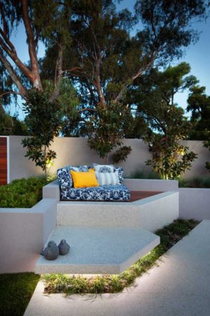 23 Easy-to-Make Ideas Building a Small Backyard Seating Area