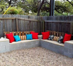 23 Easy-to-Make Ideas Building a Small Backyard Seating Area