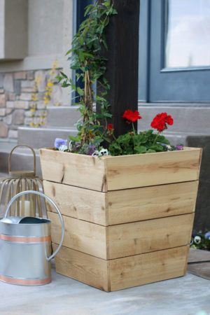 15 Practical DIY Home Projects You Can Make Out Of Cedar Wood